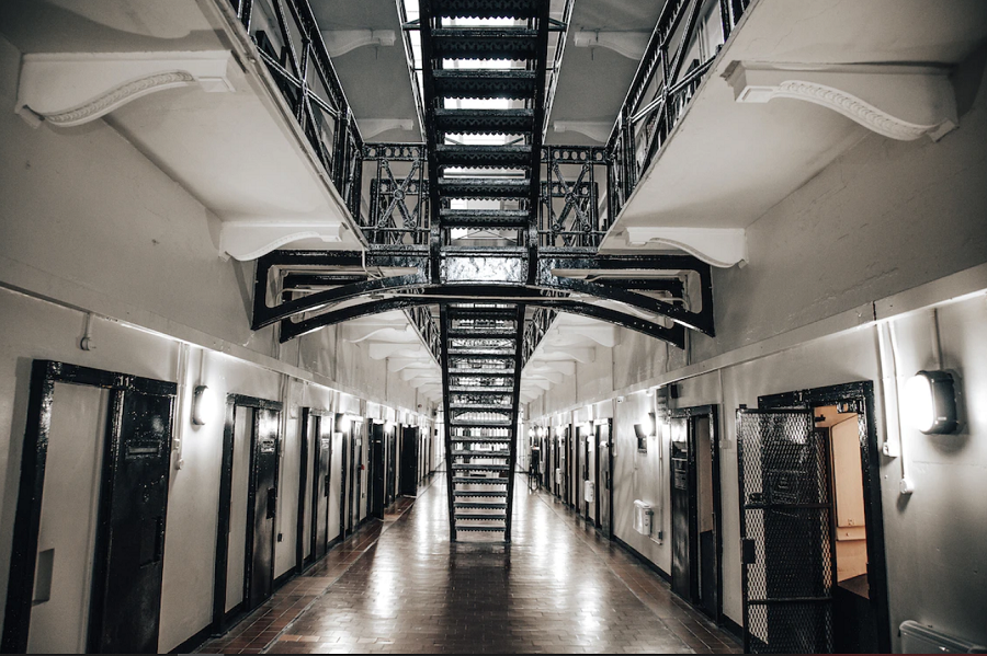 Offenders trapped in 'revolving door' of short prison sentences - MDX ...